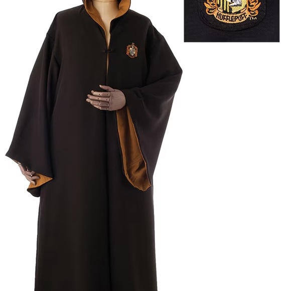Universal Studio | Other | Universal Studios Hufflepuff Robe Kids Size ...